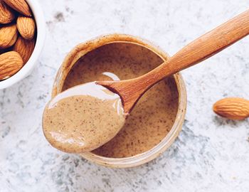 Mandelsmør laget i blender – Wilfa AS